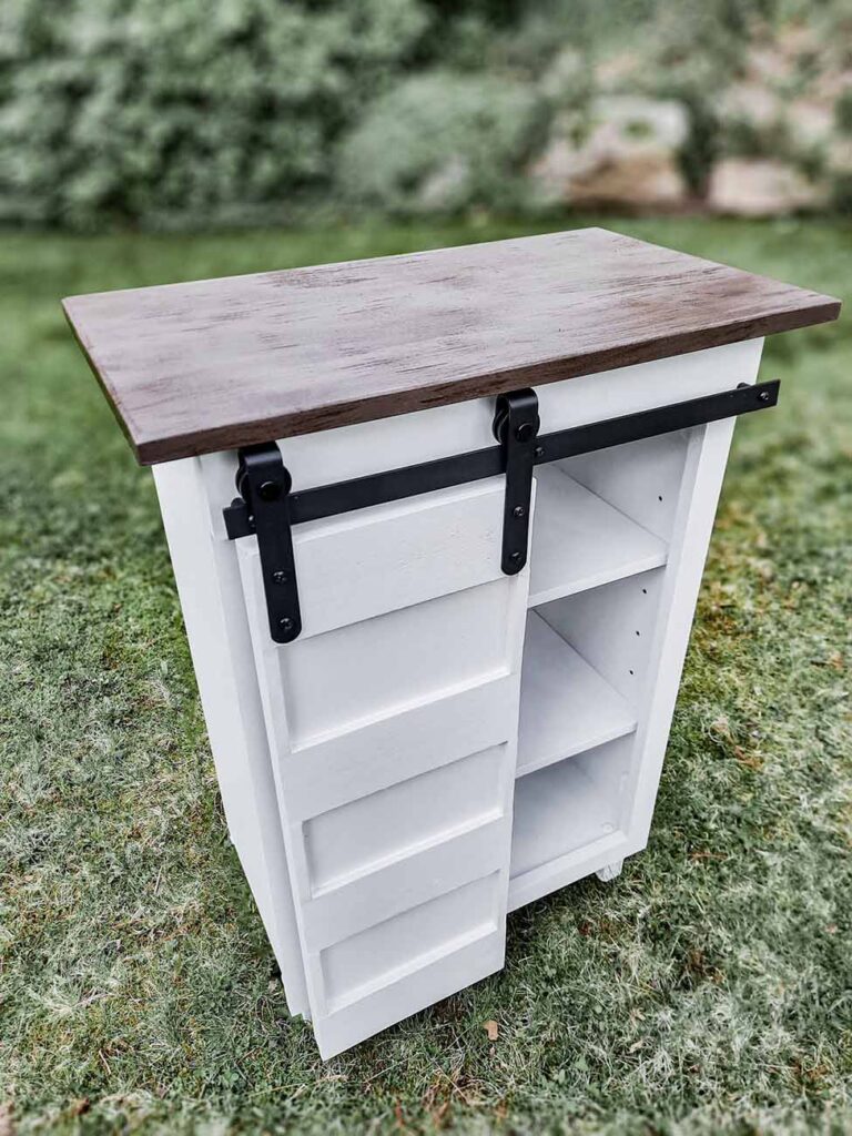 Transform your Bookcase with this DIY Bookshelf Makeover Idea