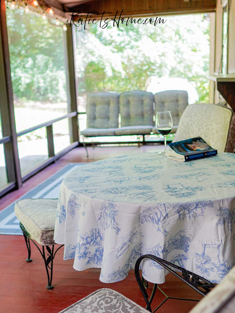 7 Charming Back Porch Essentials for a Cozy Outdoor Space